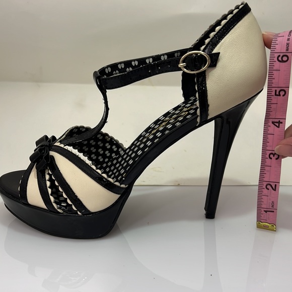 Jessica Simpson | Shoes | Jessica Simpson Black And White Classy Pin Up Heels | Poshmark